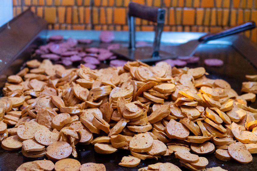 La indomable salchipapas de El Vaquerito - Plaza Tomada