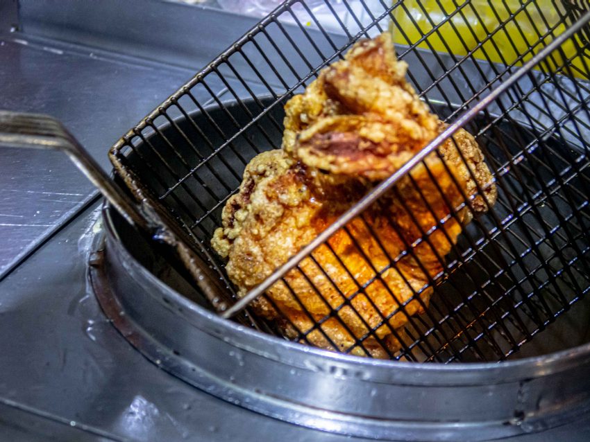 El amor tiene forma de pollo bróster - Plaza Tomada