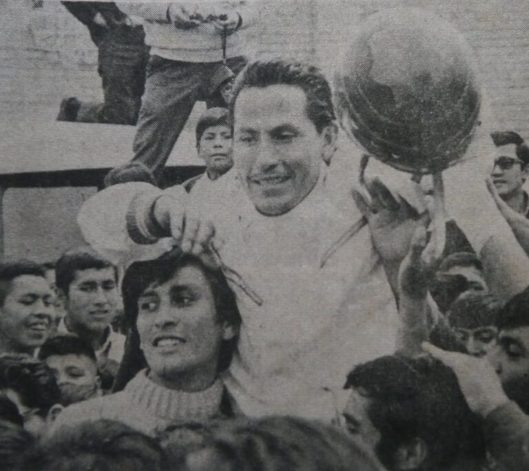 El Zorro Yangali y el Mustang - Plaza Tomada